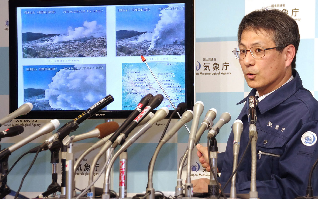 No-go warning as Japan volcano erupts for first time in 250 years | The ...