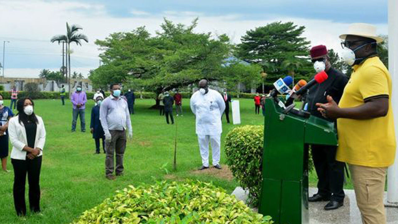 Ayade releases N500m, 20 vehicles in response to pandemic