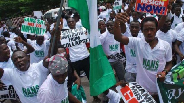 Loan scandal: NANS blocks Lagos-Ibadan highway in protests, demands probe