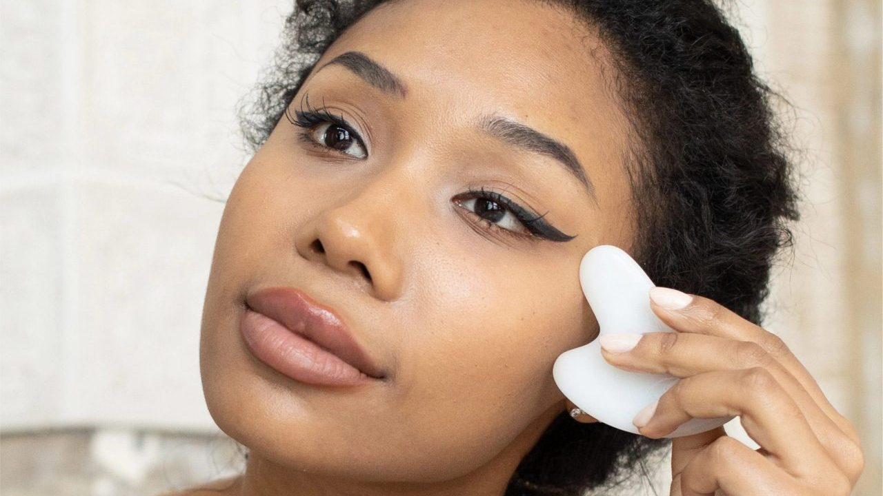 How To Contour Your Face Using A Gua Sha Tool