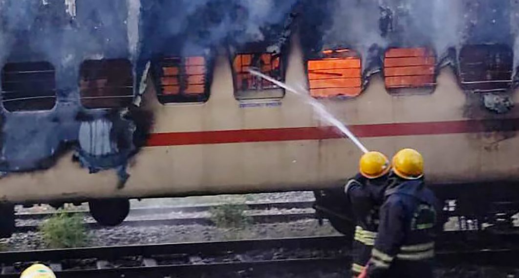 Nine killed in Indian train coach fire