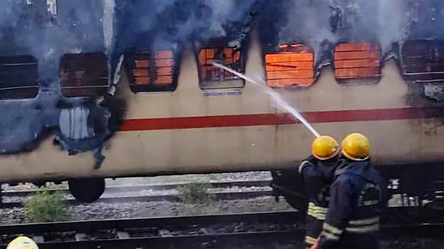 Nine killed in Indian train coach fire