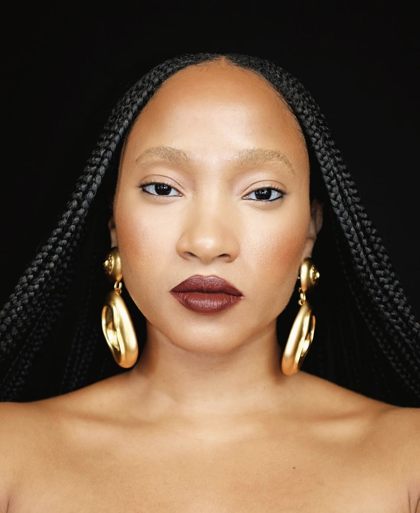 How To Achieve The 90s Glam Makeup Look