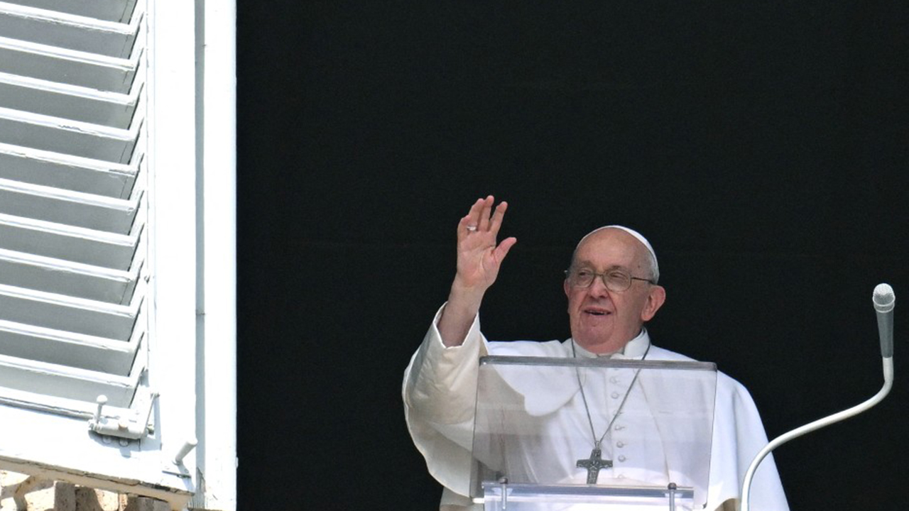 Pope Francis Opens Door to Blessings for Same-Sex Couples