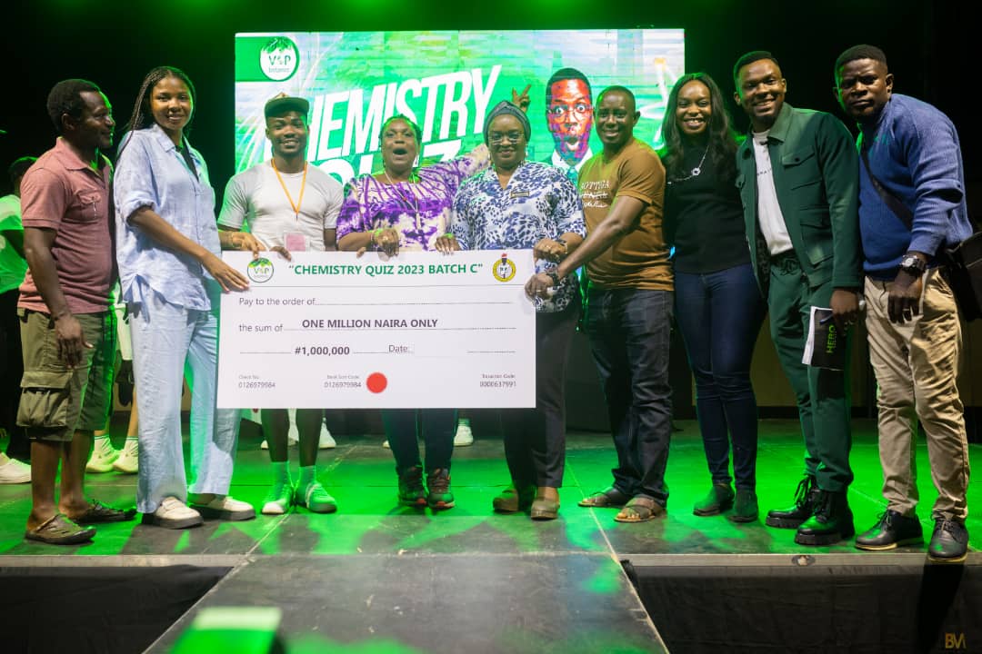 Corps member wins N1M at VSP botanics chemistry contest | The Guardian ...