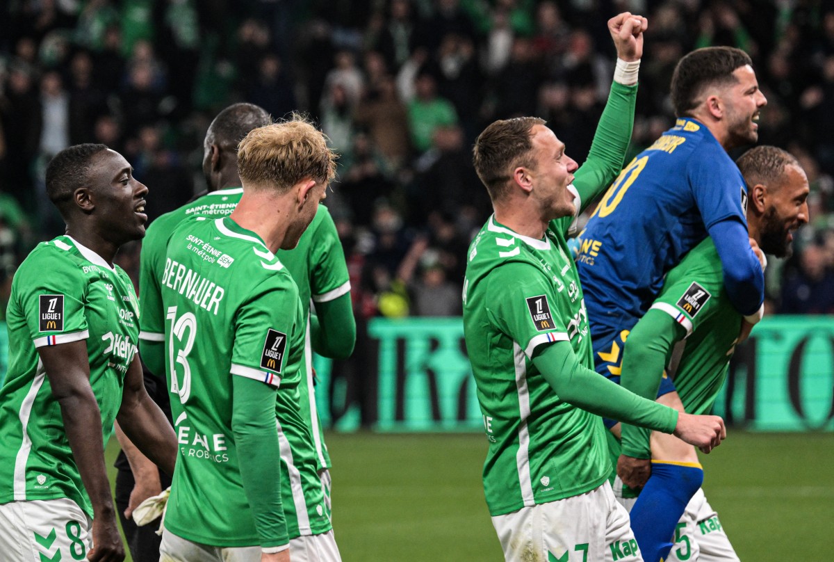 Saint-Etienne fan arrested after projectile thrown at assistant referee