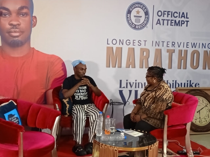 Journalist breaksGuinness World Record with 75-hour interview marathon