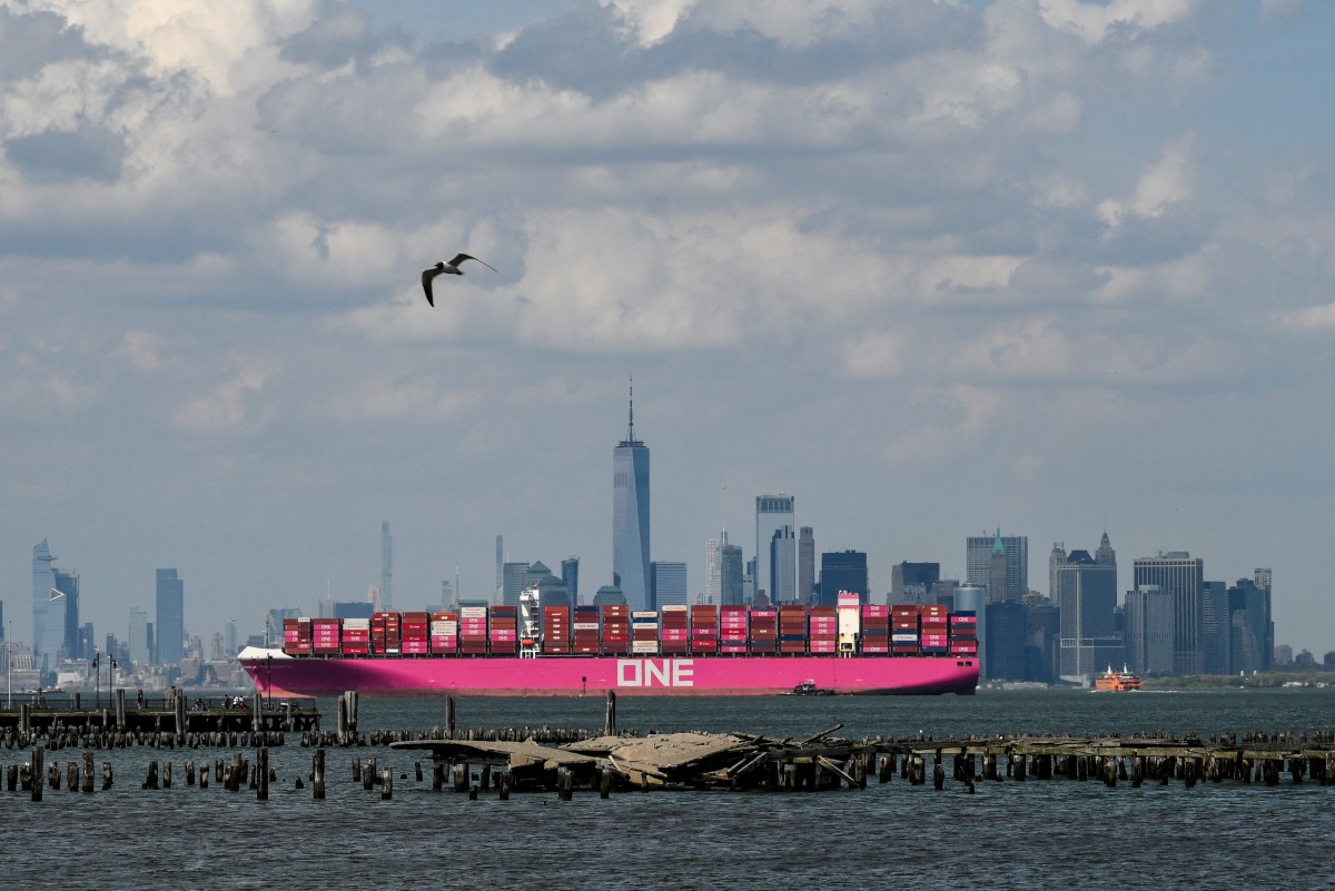 Trump defends policy after China hits US with 125% tariffs