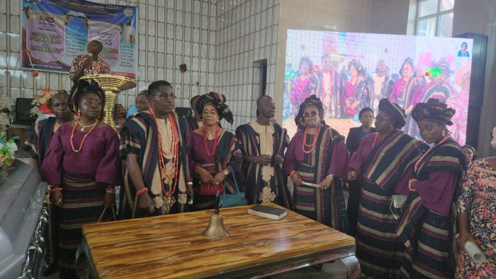 Ex-Guardian Editor-in-Chief, Adesina, lays mother to rest in Oyo