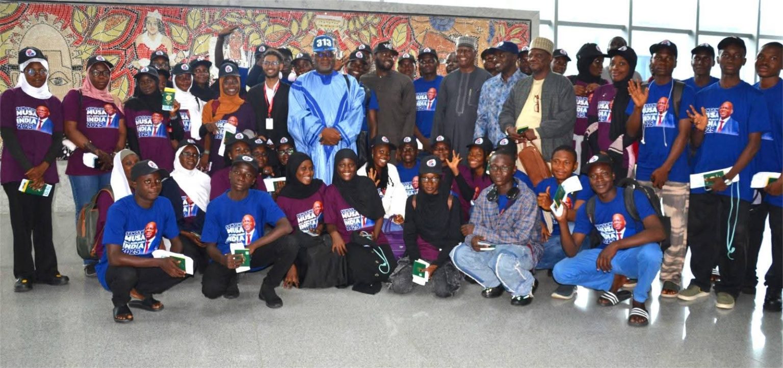 Senator Musa awards scholarships to 100 medical students from Niger ...