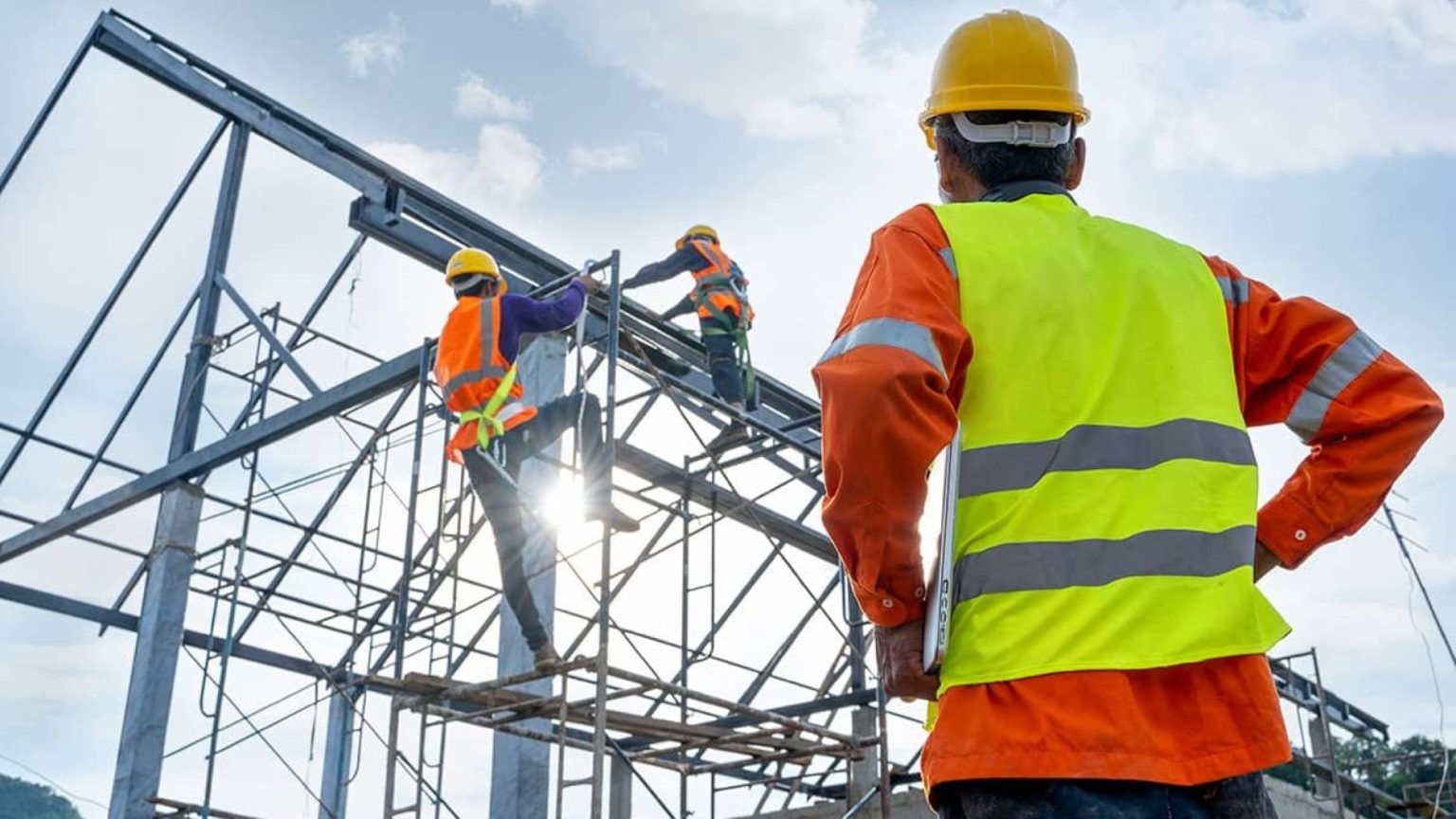 Contractors abandon fixed contracts amid rising construction costs