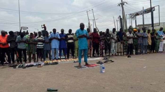 Protesters block Ibadan road, demand rescue of abducted pupils, teachers